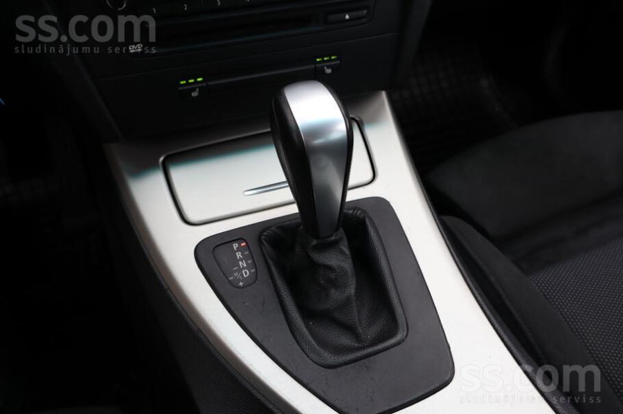 BMW 330 2007 in Riga, with an engine capacity of 3.00 L and mileage of 297 thousand km for 5990 €, photo 23 on AUTOMOTO.COM.LV