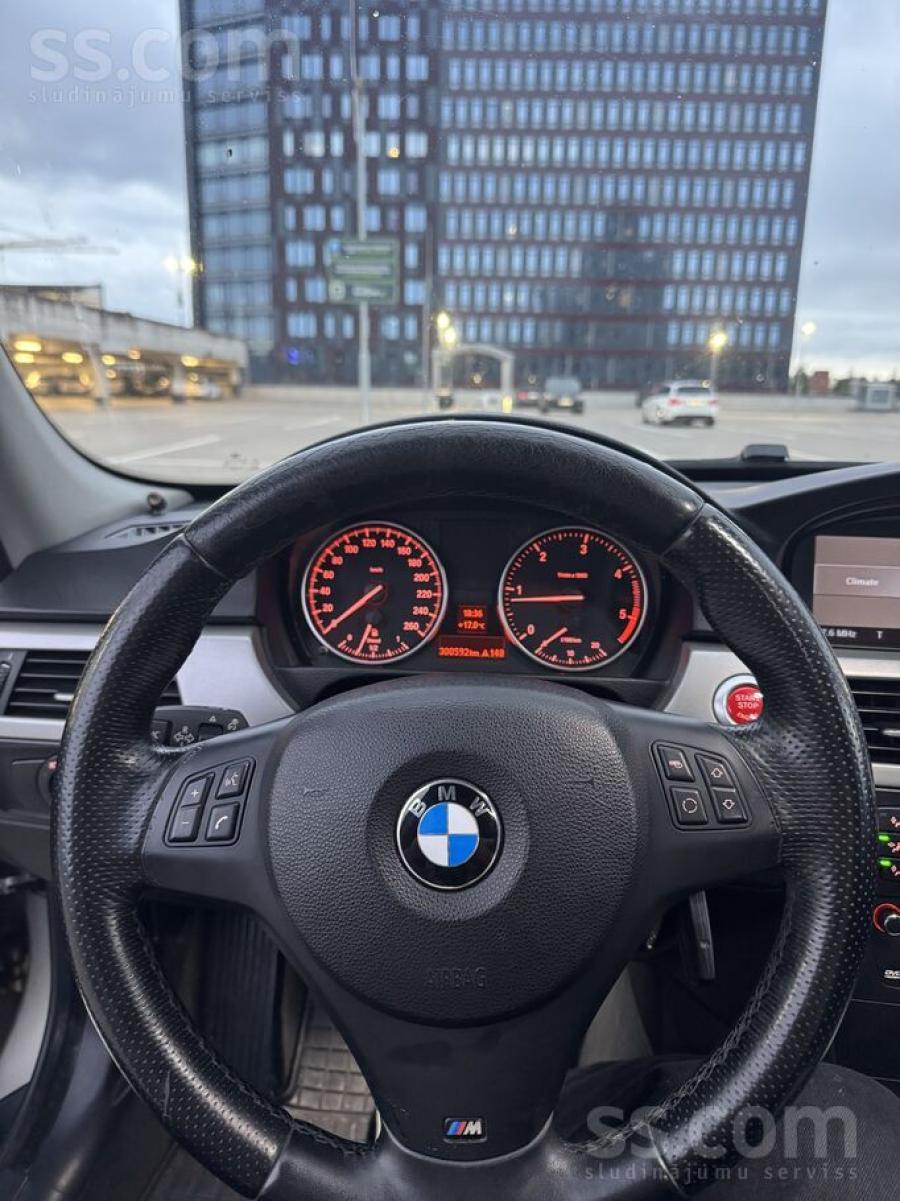 BMW 330 2007 in Riga, with an engine capacity of 3.00 L and mileage of 301 thousand km for 6600 €, photo 8 on AUTOMOTO.COM.LV