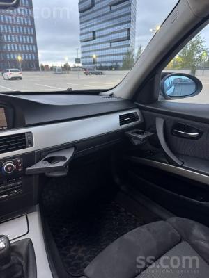 BMW 330 2007 in Riga, with an engine capacity of 3.00 L and mileage of 301 thousand km for 6600 €, photo 10 on AUTOMOTO.COM.LV
