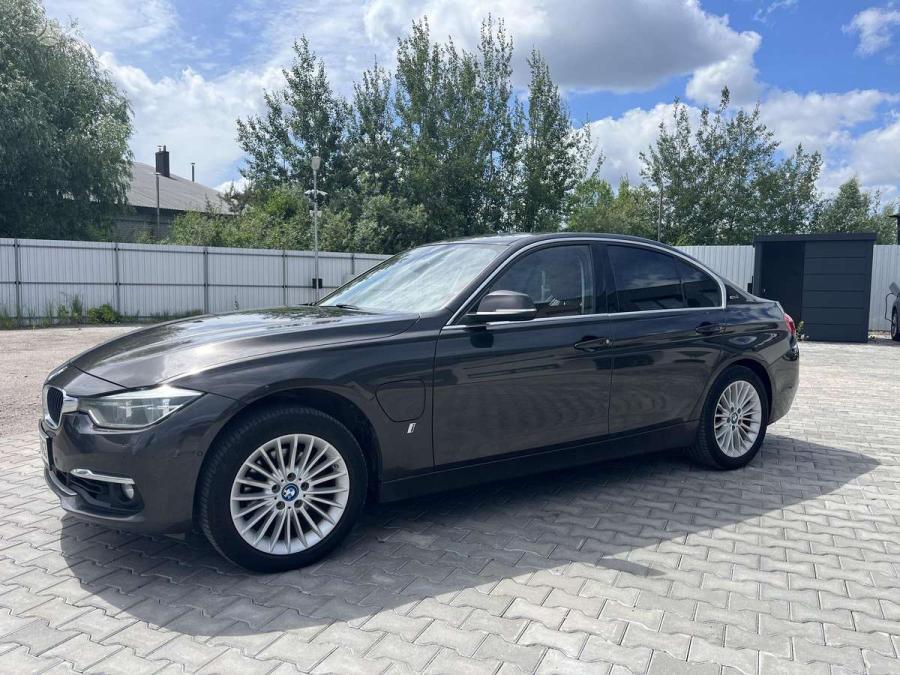BMW 330 2016 in Kaunas, with an engine capacity of 2.00 L and mileage of 203 thousand km for 10999 €, photo 3 on AUTOMOTO.COM.LV