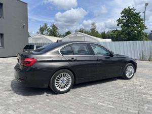 BMW 330 2016 in Kaunas, with an engine capacity of 2.00 L and mileage of 203 thousand km for 10999 €, photo 6 on AUTOMOTO.COM.LV
