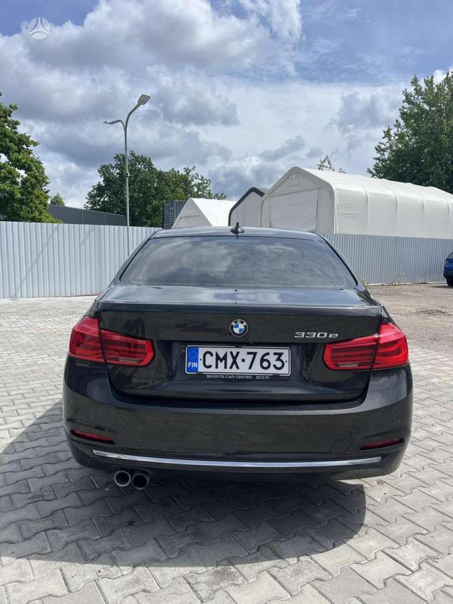 BMW 330 2016 in Kaunas, with an engine capacity of 2.00 L and mileage of 203 thousand km for 10999 €, photo 7 on AUTOMOTO.COM.LV