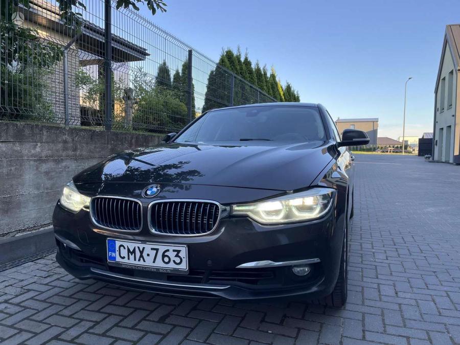 BMW 330 2016 in Kaunas, with an engine capacity of 2.00 L and mileage of 203 thousand km for 10999 €, photo 9 on AUTOMOTO.COM.LV