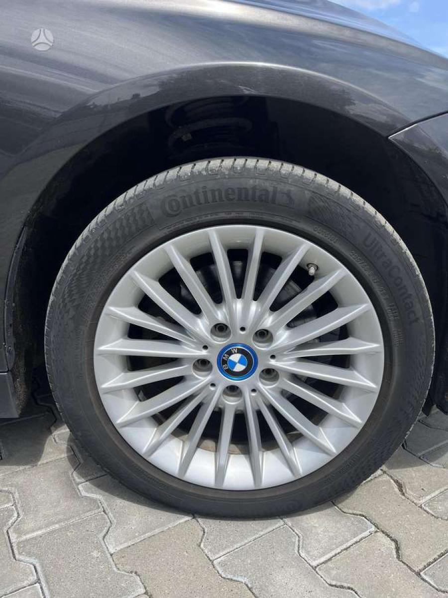 BMW 330 2016 in Kaunas, with an engine capacity of 2.00 L and mileage of 203 thousand km for 10999 €, photo 13 on AUTOMOTO.COM.LV