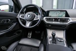 BMW 330 2019 in Kaunas, with an engine capacity of 3.00 L and mileage of 270 thousand km for 22950 €, photo 19 on AUTOMOTO.COM.LV