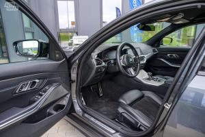 BMW 330 2019 in Kaunas, with an engine capacity of 3.00 L and mileage of 270 thousand km for 22950 €, photo 25 on AUTOMOTO.COM.LV