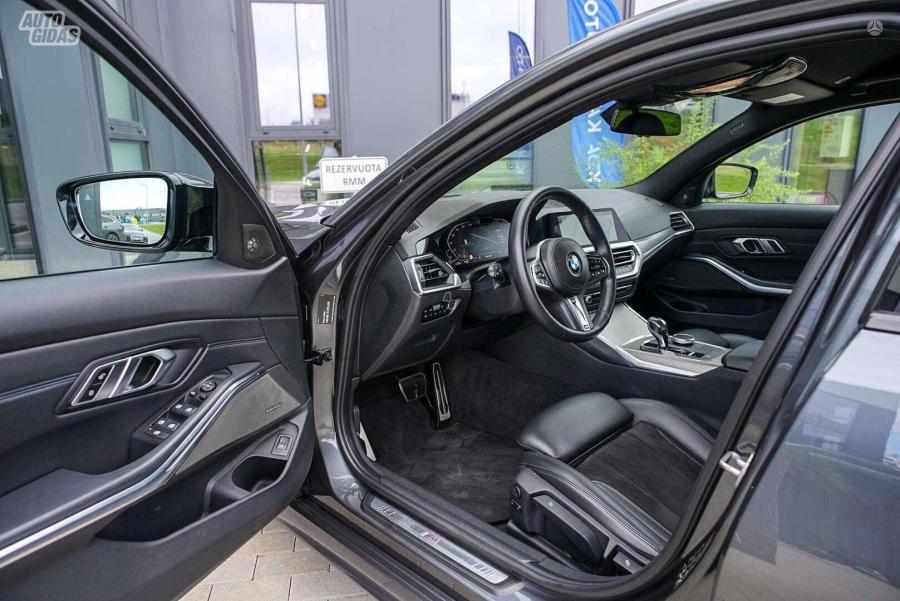 BMW 330 2019 in Kaunas, with an engine capacity of 3.00 L and mileage of 270 thousand km for 22950 €, photo 25 on AUTOMOTO.COM.LV