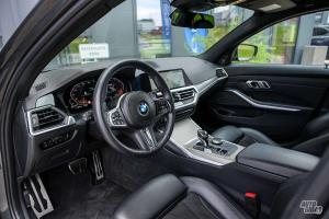 BMW 330 2019 in Kaunas, with an engine capacity of 3.00 L and mileage of 270 thousand km for 22950 €, photo 27 on AUTOMOTO.COM.LV