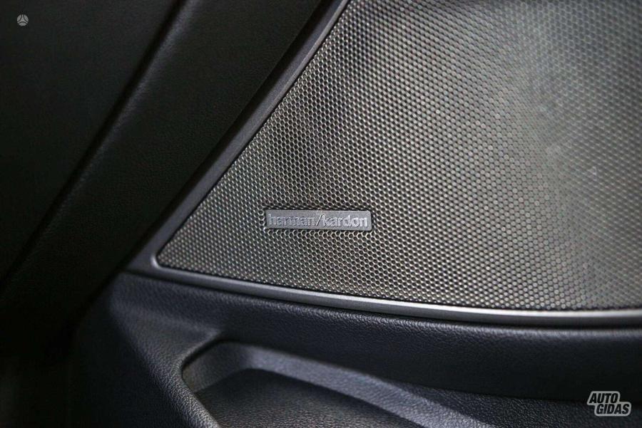 BMW 330 2019 in Kaunas, with an engine capacity of 3.00 L and mileage of 270 thousand km for 22950 €, photo 29 on AUTOMOTO.COM.LV