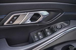 BMW 330 2019 in Kaunas, with an engine capacity of 3.00 L and mileage of 270 thousand km for 22950 €, photo 35 on AUTOMOTO.COM.LV