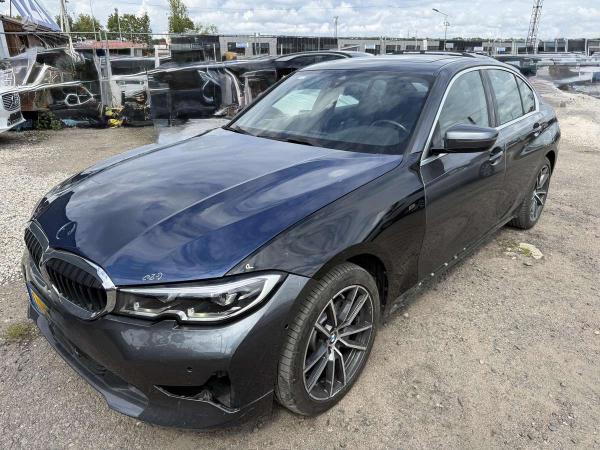 BMW 330 2020 in Kaunas, with an engine capacity of 2.00 L and mileage of 119 thousand km for 17200 €, photo 1 on AUTOMOTO.COM.LV