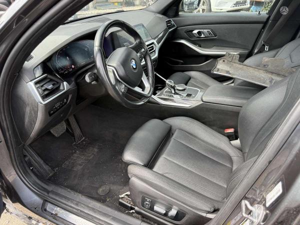 BMW 330 2020 in Kaunas, with an engine capacity of 2.00 L and mileage of 119 thousand km for 17200 €, photo 8 on AUTOMOTO.COM.LV