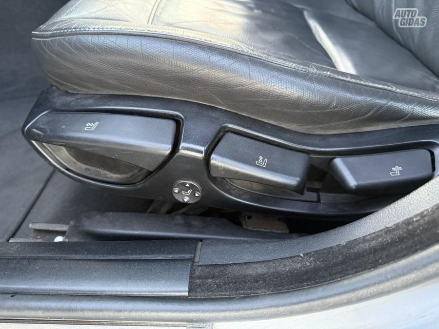 BMW 330 2002 in Klaipeda, with an engine capacity of 3.00 L and mileage of 390 thousand km for 1690 €, photo 7 on AUTOMOTO.COM.LV