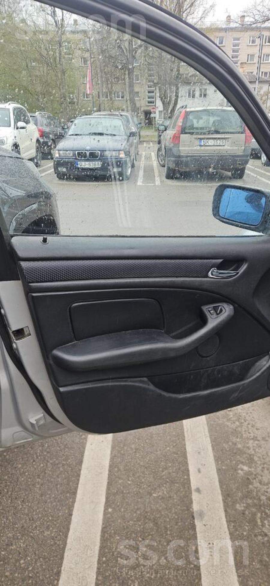 BMW 330 2002 in Ogre, with an engine capacity of 3.00 L and mileage of 350 thousand km for 1300 €, photo 8 on AUTOMOTO.COM.LV