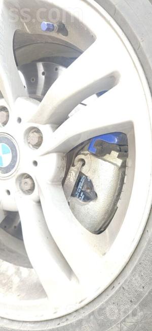 BMW 330 2002 in Ogre, with an engine capacity of 3.00 L and mileage of 350 thousand km for 1300 €, photo 11 on AUTOMOTO.COM.LV