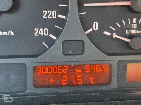 BMW 330 2003 in Klaipeda, with an engine capacity of 3.00 L and mileage of 3 thousand km for 2500 €, photo 9 on AUTOMOTO.COM.LV
