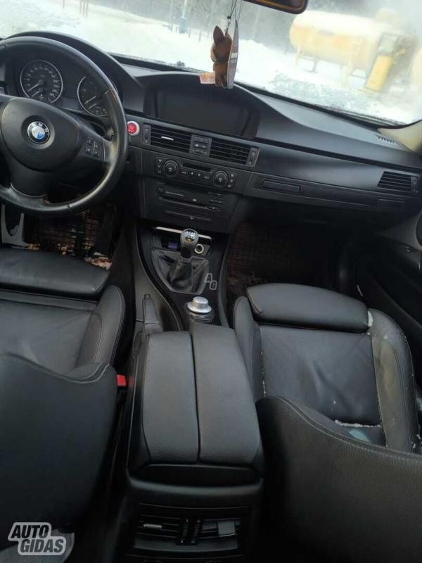BMW 330 2005 in Kaunas, with an engine capacity of 3.00 L and mileage of 360 thousand km for 2990 €, photo 8 on AUTOMOTO.COM.LV