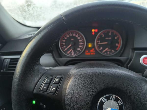 BMW 330 2005 in Kaunas, with an engine capacity of 3.00 L and mileage of 360 thousand km for 2990 €, photo 10 on AUTOMOTO.COM.LV