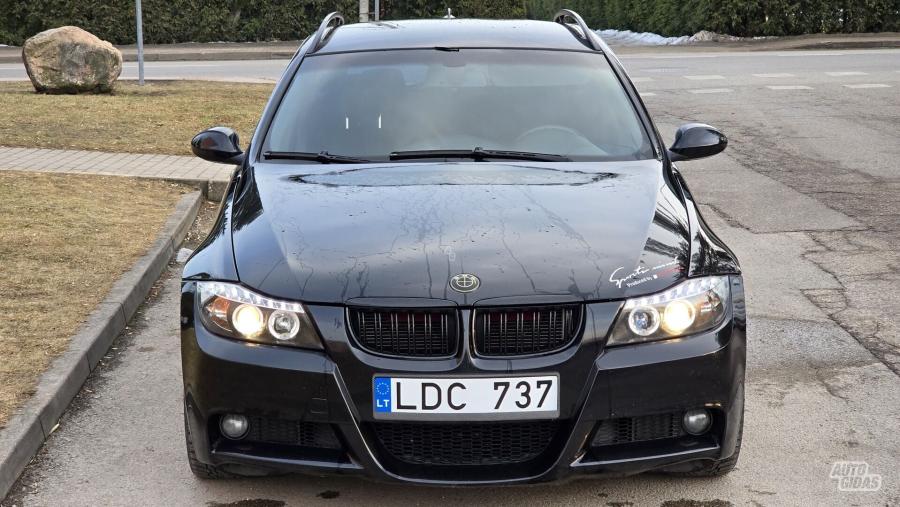 BMW 330 2005 Kauņa, ar dzinēja tilpumu 3.00 L un nobraukumu 300 tūkst. km par 6000 €, foto 1 vietnē AUTOMOTO.COM.LV