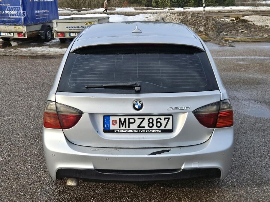 BMW 330 2006 in Ignalina, with an engine capacity of 3.00 L and mileage of 366 thousand km for 3500 €, photo 7 on AUTOMOTO.COM.LV