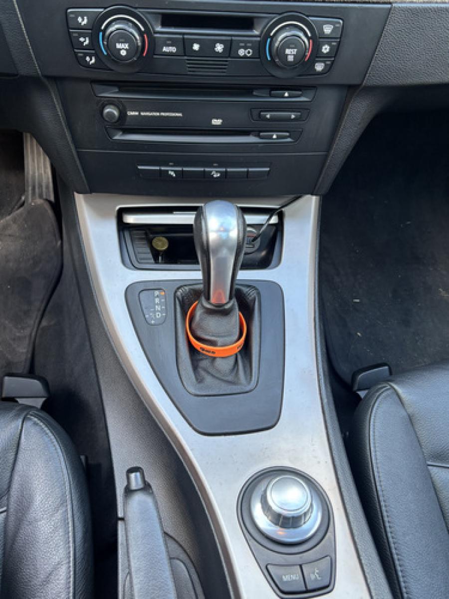 BMW 330 2006 in Tallinn, with an engine capacity of 3.00 L and mileage of 425 thousand km for 5500 €, photo 14 on AUTOMOTO.COM.LV