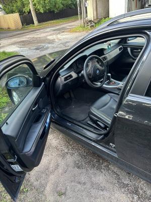 BMW 330 2006 in Tallinn, with an engine capacity of 3.00 L and mileage of 425 thousand km for 5500 €, photo 24 on AUTOMOTO.COM.LV