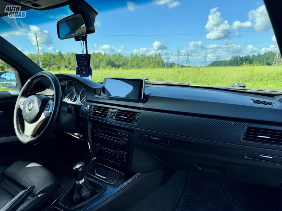 BMW 330 2006 Panevēža, ar dzinēja tilpumu 3.00 L un nobraukumu 344 tūkst. km par 3650 €, foto 13 vietnē AUTOMOTO.COM.LV