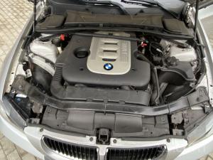 BMW 330 2007 in Jelgava, with an engine capacity of 3.00 L and mileage of 260 thousand km for 6200 €, photo 14 on AUTOMOTO.COM.LV