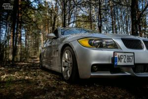 BMW 330 2007 in Ignalina, with an engine capacity of 3.00 L and mileage of 320 thousand km for 3100 €, photo 4 on AUTOMOTO.COM.LV