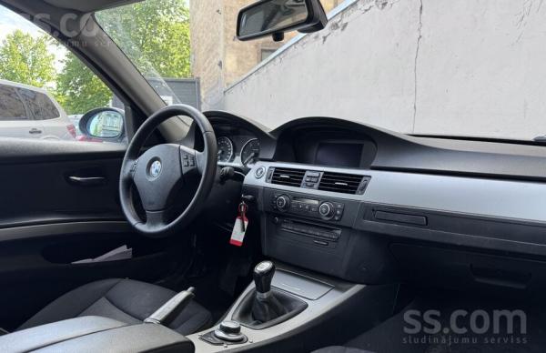 BMW 330 2007 Rīga, ar dzinēja tilpumu 3.00 L un nobraukumu 412 tūkst. km par 2490 €, foto 9 vietnē AUTOMOTO.COM.LV