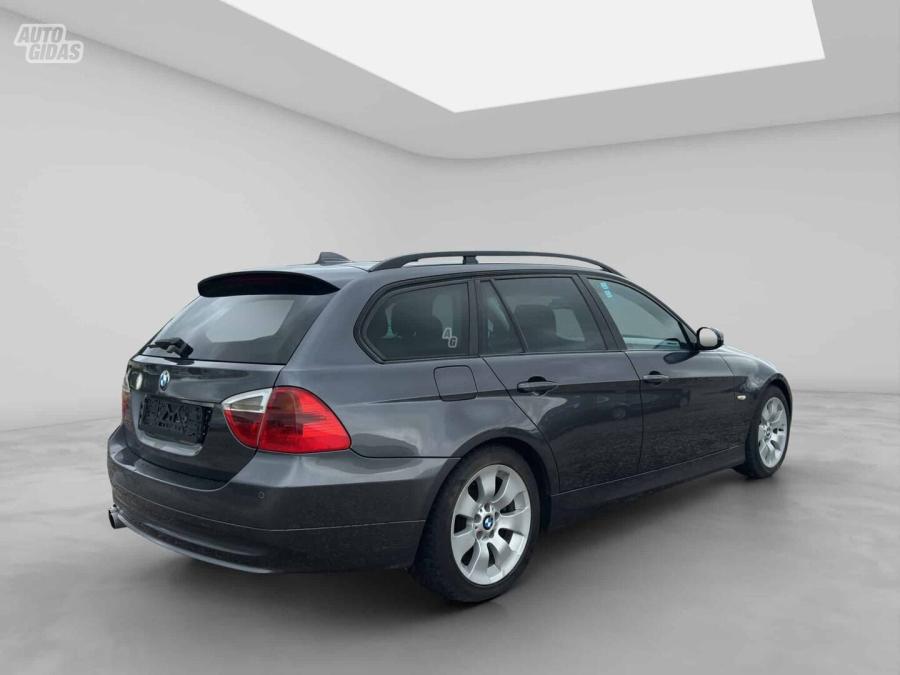 BMW 330 2007 in Kaunas, with an engine capacity of 3.00 L and mileage of 369 thousand km for 3590 €, photo 7 on AUTOMOTO.COM.LV