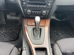 BMW 330 2007 in Kaunas, with an engine capacity of 3.00 L and mileage of 369 thousand km for 3590 €, photo 16 on AUTOMOTO.COM.LV