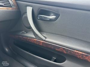 BMW 330 2007 in Kaunas, with an engine capacity of 3.00 L and mileage of 369 thousand km for 3590 €, photo 18 on AUTOMOTO.COM.LV