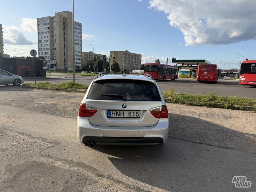 BMW 330 2007 in Vilnius, with an engine capacity of 3.00 L and mileage of 482 thousand km for 3400 €, photo 5 on AUTOMOTO.COM.LV