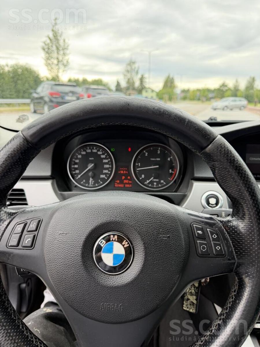 BMW 330 2007 in Jelgava, with an engine capacity of 3.00 L and mileage of 431 thousand km for 3500 €, photo 10 on AUTOMOTO.COM.LV