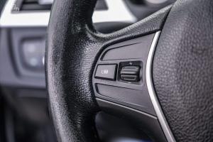 BMW 330 2012 in Kaunas, with an engine capacity of 3.00 L and mileage of 235 thousand km for 10990 €, photo 15 on AUTOMOTO.COM.LV