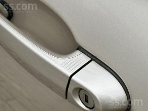 BMW 330 2013 in Tukums, with an engine capacity of 3.00 L and mileage of 264 thousand km for 8990 €, photo 32 on AUTOMOTO.COM.LV