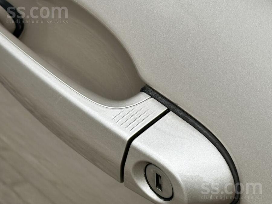 BMW 330 2013 in Tukums, with an engine capacity of 3.00 L and mileage of 264 thousand km for 8990 €, photo 32 on AUTOMOTO.COM.LV