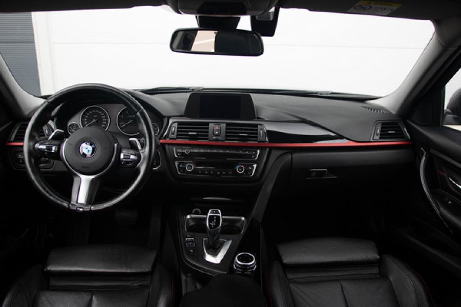 BMW 330 2014 Pērnava, ar dzinēja tilpumu 3.00 L un nobraukumu 264 tūkst. km par 13500 €, foto 11 vietnē AUTOMOTO.COM.LV