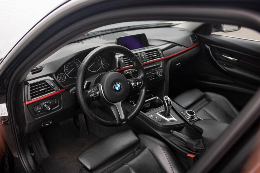 BMW 330 2014 Pērnava, ar dzinēja tilpumu 3.00 L un nobraukumu 264 tūkst. km par 13500 €, foto 21 vietnē AUTOMOTO.COM.LV