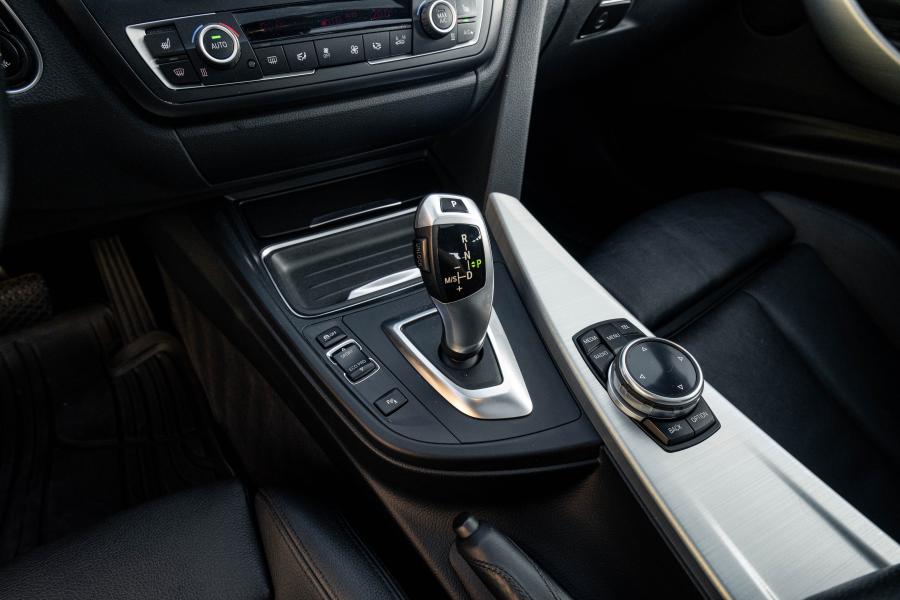 BMW 330 2014 Rīga, ar dzinēja tilpumu 0.00 L un nobraukumu 262 tūkst. km par 10990 €, foto 18 vietnē AUTOMOTO.COM.LV