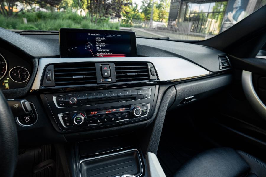 BMW 330 2014 Rīga, ar dzinēja tilpumu 0.00 L un nobraukumu 262 tūkst. km par 10990 €, foto 19 vietnē AUTOMOTO.COM.LV