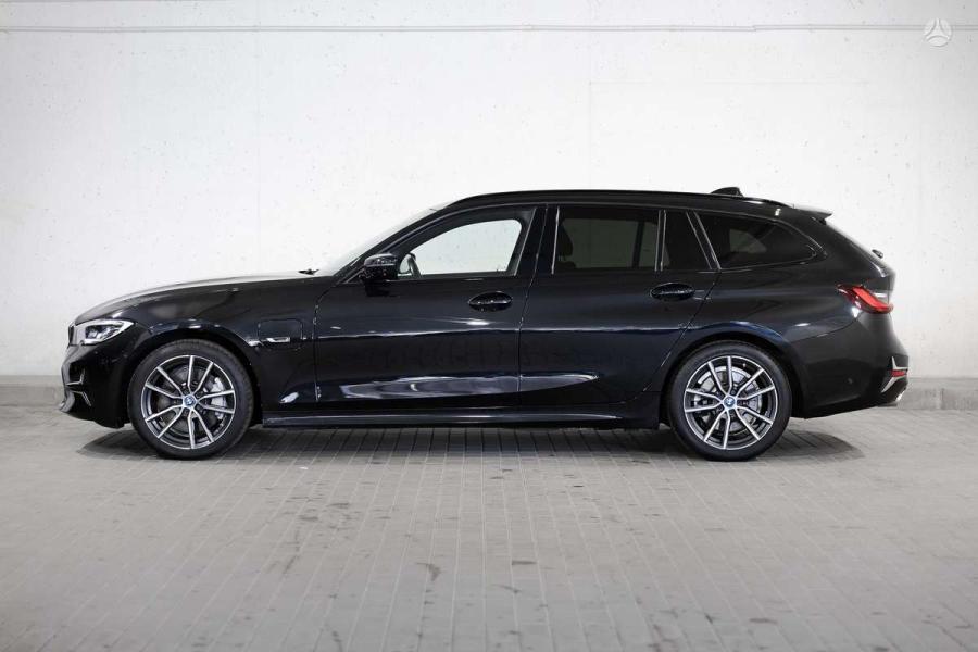 BMW 330 2022 in Vilnius, with an engine capacity of 2.00 L and mileage of 112 thousand km for 27991 €, photo 7 on AUTOMOTO.COM.LV