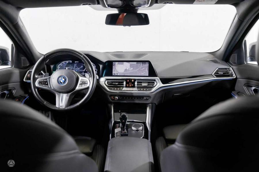 BMW 330 2022 in Vilnius, with an engine capacity of 2.00 L and mileage of 112 thousand km for 27991 €, photo 23 on AUTOMOTO.COM.LV