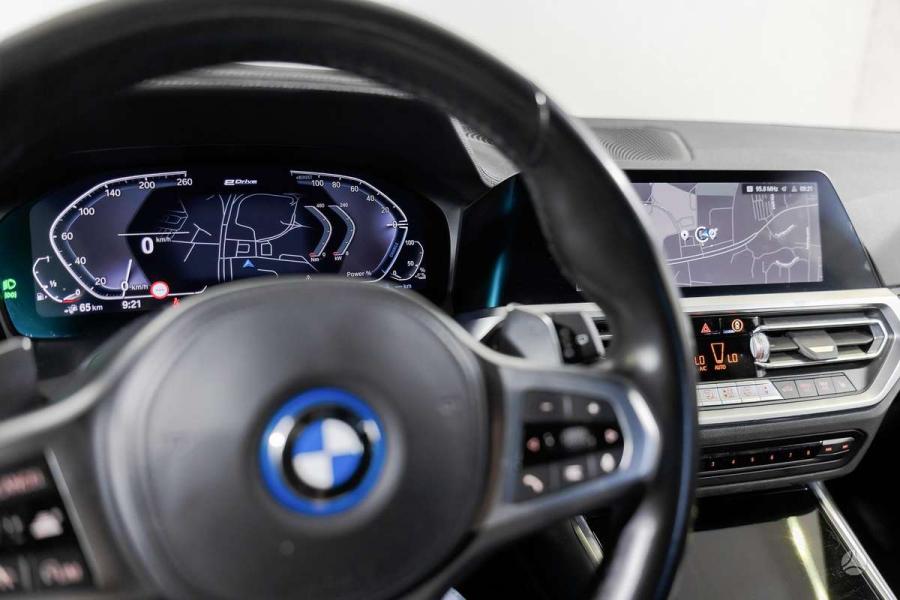 BMW 330 2022 in Vilnius, with an engine capacity of 2.00 L and mileage of 112 thousand km for 27991 €, photo 27 on AUTOMOTO.COM.LV