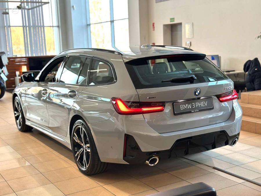 BMW 330 2025 Viļņa, ar dzinēja tilpumu 2.00 L un nobraukumu 5 tūkst. km par 49999 €, foto 3 vietnē AUTOMOTO.COM.LV