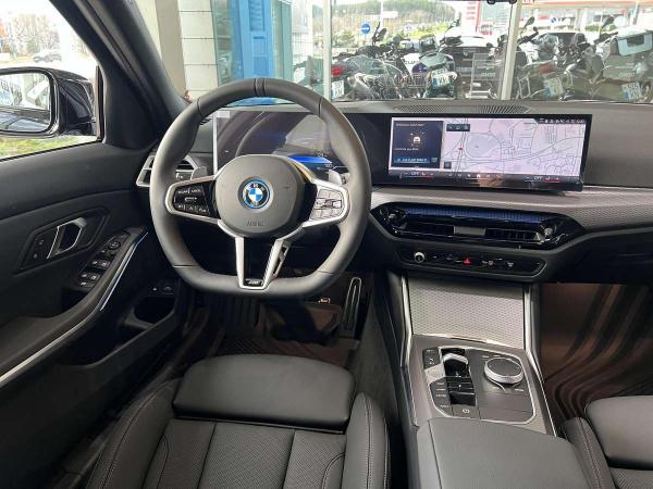 BMW 330 2025 in Vilnius, with an engine capacity of 2.00 L and mileage of 9 thousand km for 49999 €, photo 6 on AUTOMOTO.COM.LV
