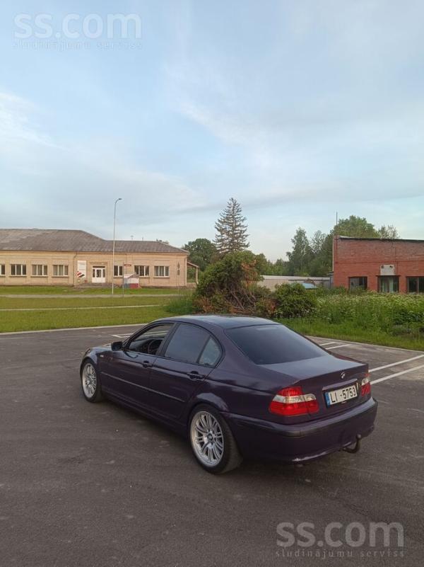 Violet BMW 330 2001 in Saldus, with an engine capacity of 3.00 L and mileage of 415 thousand km for 3700 €, photo 4 on AUTOMOTO.COM.LV