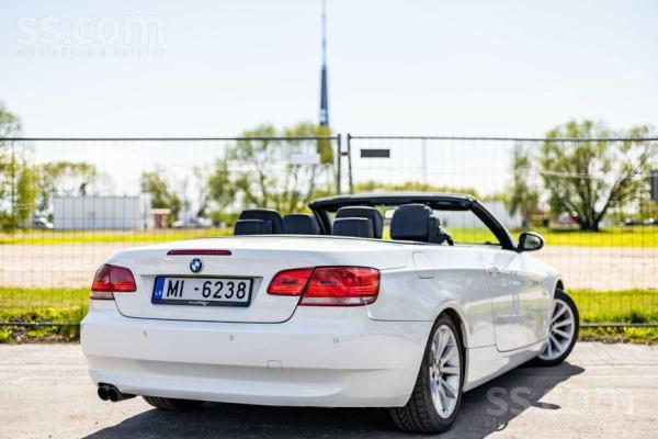 White BMW 330 2008 in Riga, with an engine capacity of 3.00 L and mileage of 317 thousand km for 9590 €, photo 6 on AUTOMOTO.COM.LV
