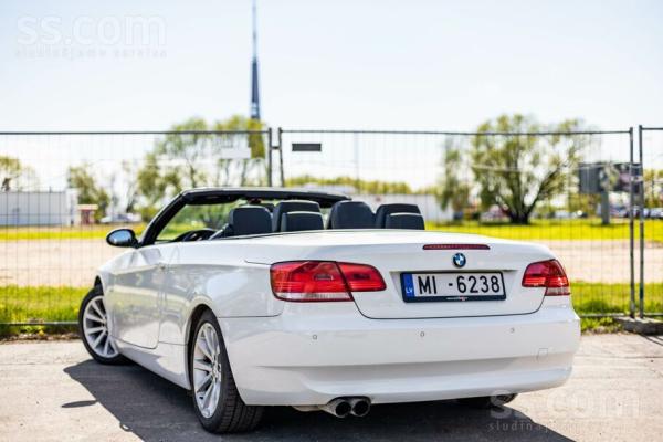 White BMW 330 2008 in Riga, with an engine capacity of 3.00 L and mileage of 317 thousand km for 9590 €, photo 7 on AUTOMOTO.COM.LV